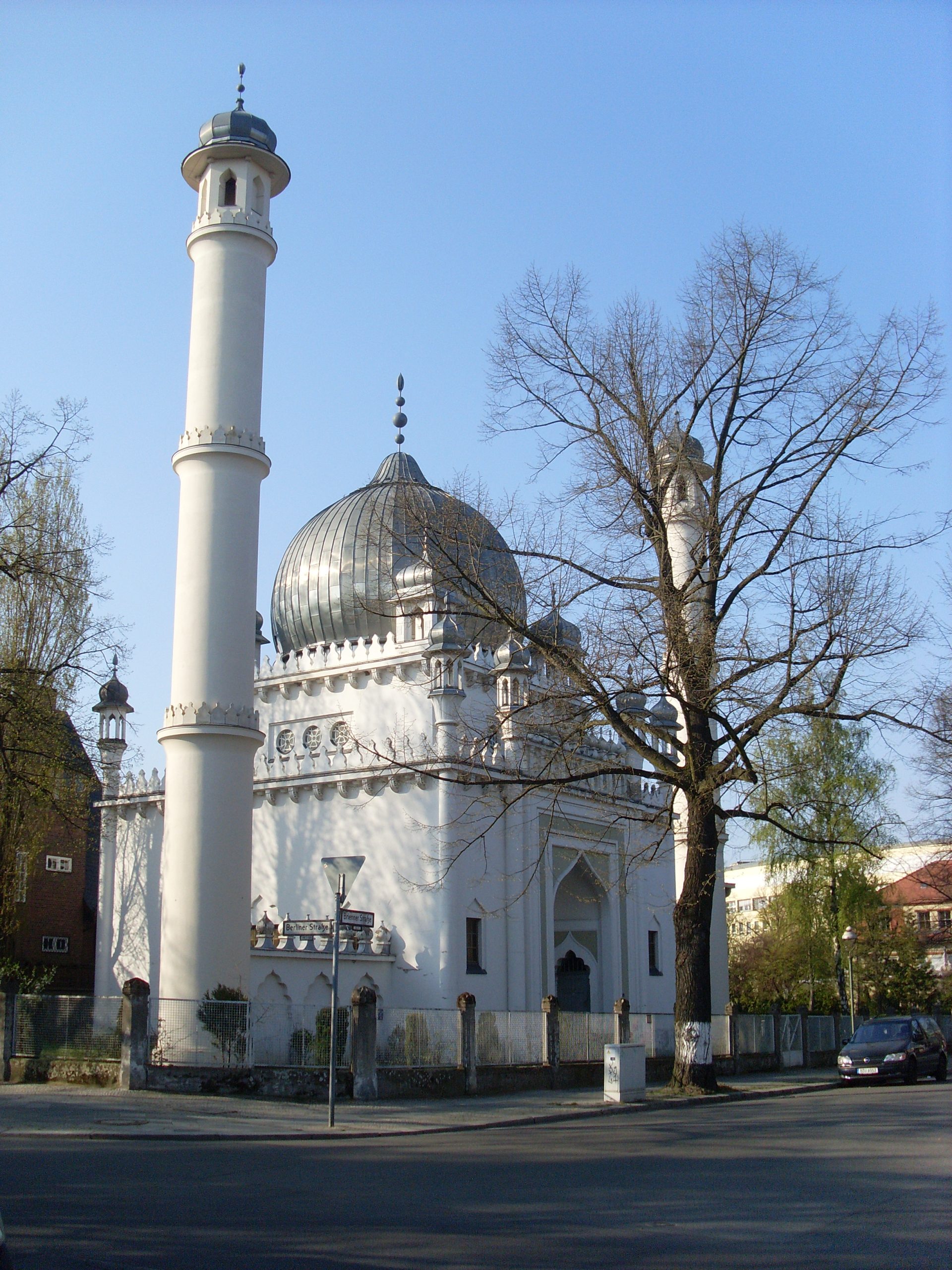 Kulturelle Brücken – Zur ersten Moschee in Berlin – Arabische Spuren in ...